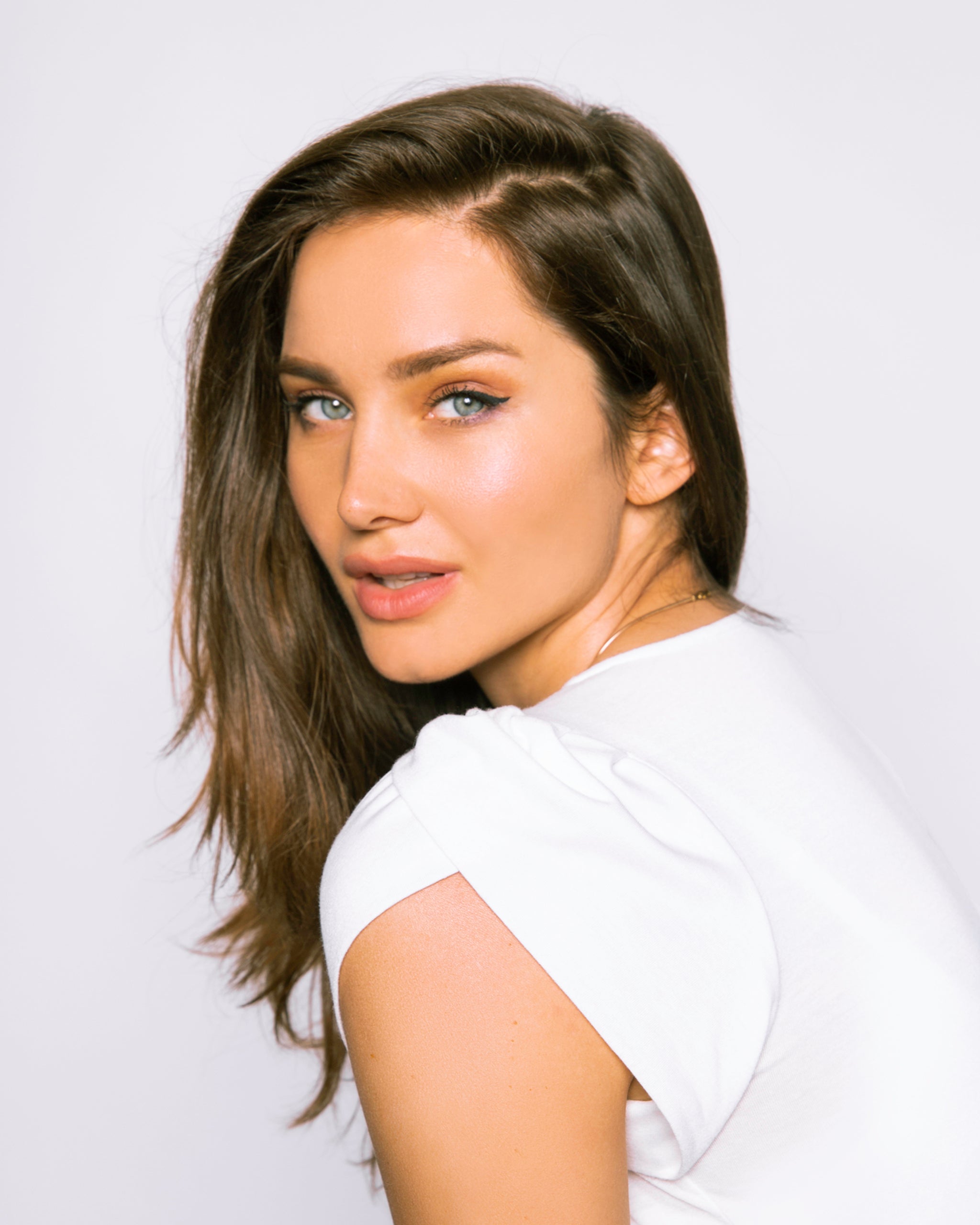 Amy Tulip Sleeve Tee Designed For Fuller Chests in White – PerfectDD